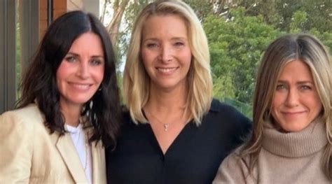 Lisa Kudrow Says She Suffered From Body Image Weight Issues While