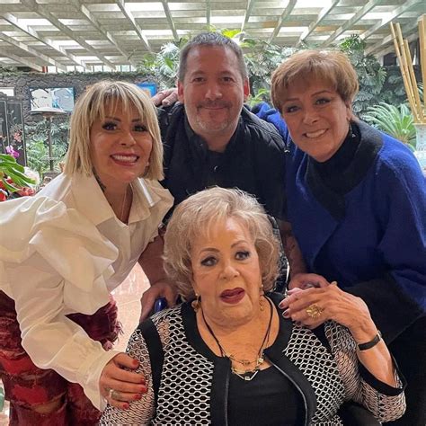 Restos De Silvia Pinal Ya Descansan En La Cripta Familiar Revista Q