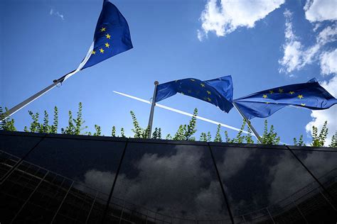 Євросоюз не планує зупиняти фінансування України попри ситуацію навколо