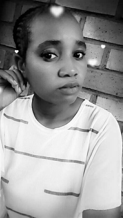 Neo Moyo Neo Moyo Updated Her Profile Picture