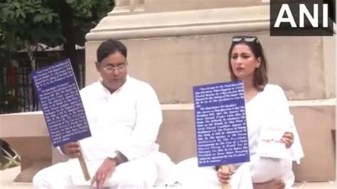 Tmc Mlas Sayantika Banerjee Reyat Hossain Stage Sit In Protest At Wb