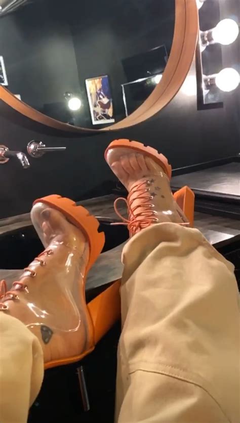 jojo s feet