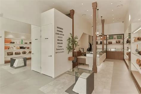 모던하고 고급스러운 14평 중고명품샵 인테리어 수원 광교 모던하고 고급스러운 14평 중고명품샵 인테리어 수원 광교