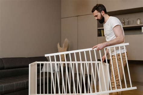 How Do You Set Up A Baby Crib