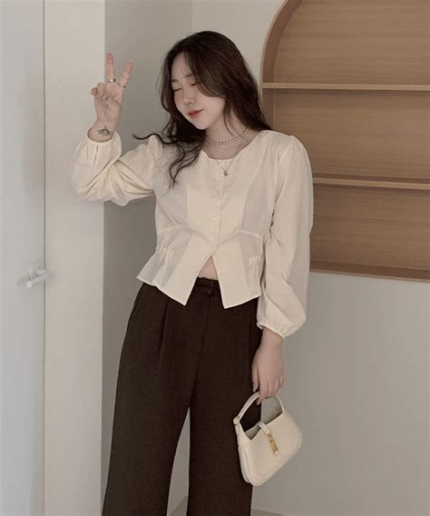 페미닌 하객룩 밴딩 허리잘록 셔링 블라우스 아이 블랙 color