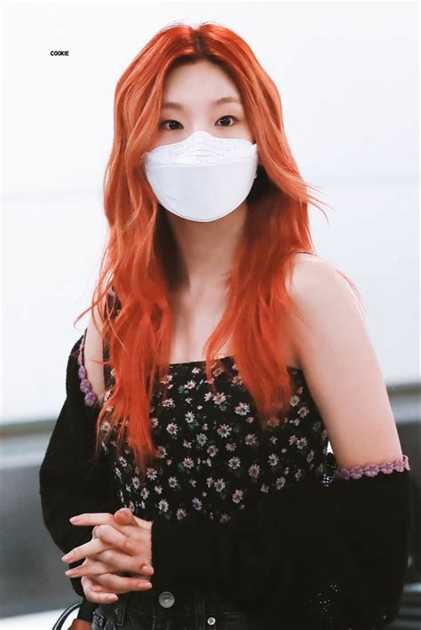 Pin By Blacktwice On Itzy Fashion Friend Photos Itzy