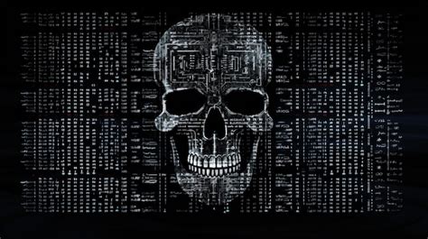 Código de computador em uma tela com uma caveira representando Foto Premium