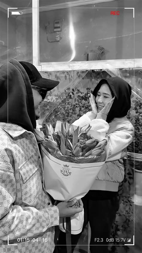 Lilacflowers 🌸 Дорогие женщины и девушки 🌸 В этот прекрасный весенний день мы от всего сердца