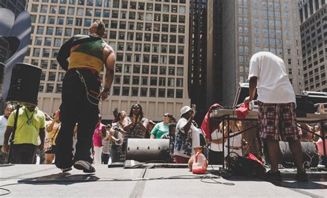무료 이미지 남자 그룹 도로 거리 군중 남성 사람 음악가 공연 예술 제전 아프리카 계 미국인 6469x3928 1390745 무료 이미지