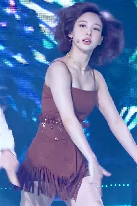 트와이스 나연 브라운 크롭 나시 입덕짤 윤아저장소 Kgirls Net