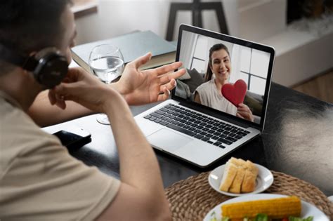 Berita Puisi Untuk Pacar LDR Terbaru Dan Terkini Hari Ini Katadata Co Id