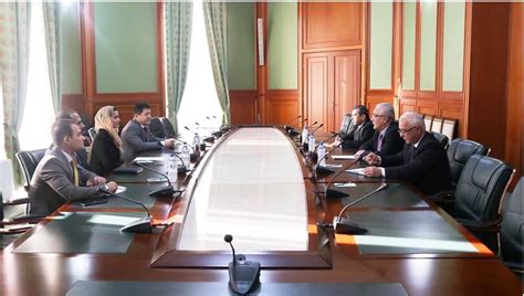 Naheed Esar ناهيد ايثار