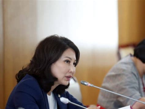 Vip76 Mn “Хөдөлмөрийн тухай хууль” д ажлын байрны бэлгийн дарамт хүчирхийллийн асуудлыг анх