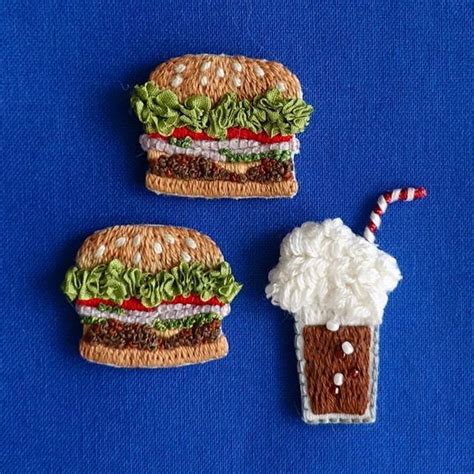 버거 둘 콜라 한잔 🍽 아뜰리에올라의프랑스자수작업실 에 수록 프랑스자수 손자수 자수타그램 자수 대전프랑스자수 핸드메이드 원데이클래스