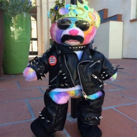 Is Harry Styles Gay Signs The Gay Rumors Are True And Larry Is Real Yourtango