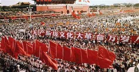 마오쩌둥과 홍위병의 결합군중 앞세워 인민 통제 송재윤의 슬픈 중국