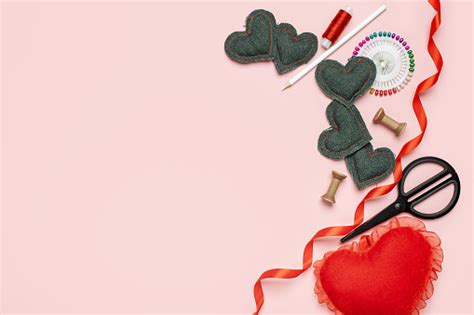 오래된 데님으로 만든 직물 하트 발렌타인 데이 Diy 제로 폐기물 개념 플랫 레이 복사 공간 Diy에 대한 스톡 사진 및 기타 이미지 Istock