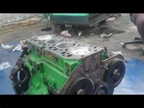 John Deere Cylinder Head Fitting || Valve Clearance Adjustment || Push Rod || 4045 - YouTube