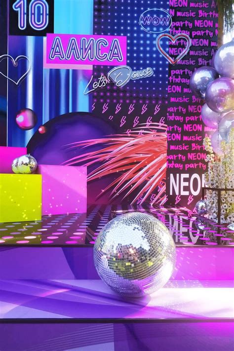 Neon Party Неоновые украшения Неоновая вечеринка Декорации