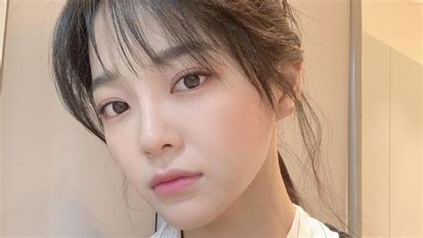 Yeaaay Kim Se Jeong Tengah Persiapkan Album Solo Terbaru