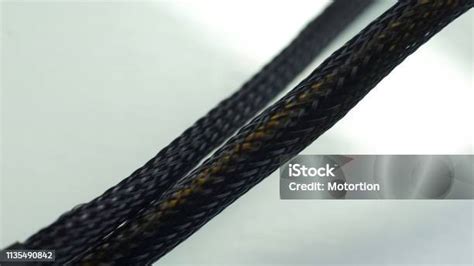 황 마 안전 및 실용성 마우스 또는 키보드 케이블로 와이어 권선 Usb 케이블에 대한 스톡 사진 및 기타 이미지 Usb 케이블 개념 검은색 Istock