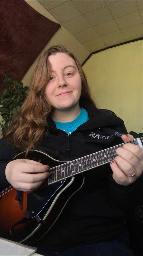 I Like To Show Off My New Mandolin Haha Scrolller