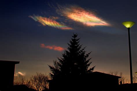 Alam Mengembang Jadi Guru Awan Nacreous