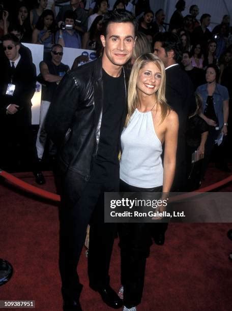 990 Sarah Michelle Gellar And Freddie Prinze Jr Photos And High Res