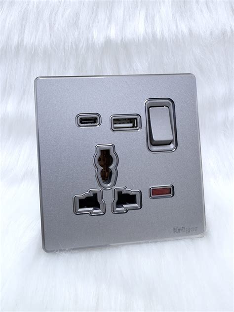 E63 13amp Single Socket With Usb Cport Utra Grey Mathline Lighting