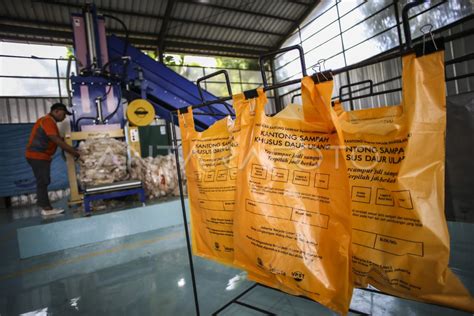 Jakarta Recycle Centre Antara Foto