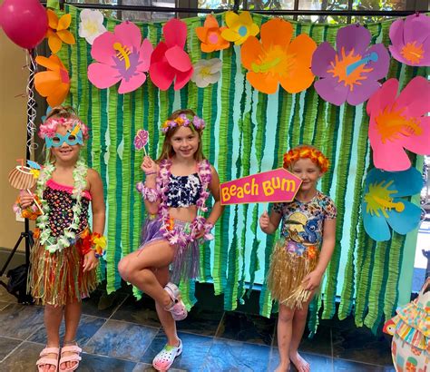 Outdoor Reception Luau Decorations