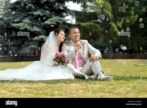 Newly Married Couple Stock Photo Alamy