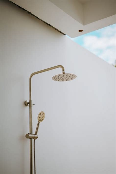 물 샤워 수직 쐈어 아파트 여름 욕실 위생 저택 테라스 휴가에 관한 무료 스톡 사진