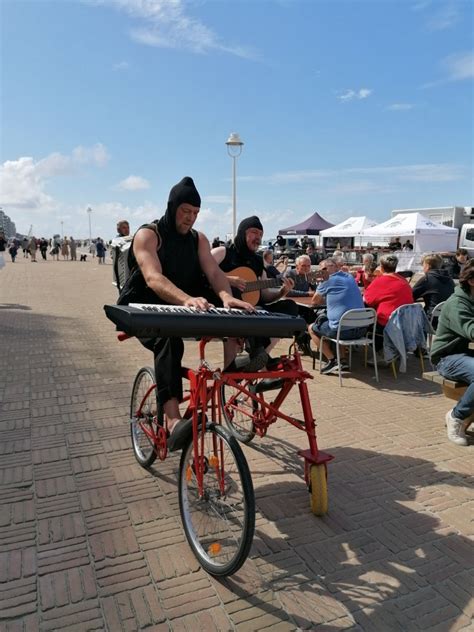 Ygor And Igor Onze Acts Congé Payé