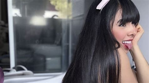 Juliana Bonde Posa De Biquíni E Empina Bumbum “sem Filtro” Tudo Pop