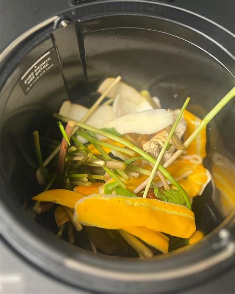 Feelwa212 협찬 쉬는 날이 많아서 그런지 그 동안 음식 많이 해 먹었어요~ 그럴때 마다 저한테 도움을 준 제품이 있는데 바로 가정용음식물처리기 쿠첸제로빈