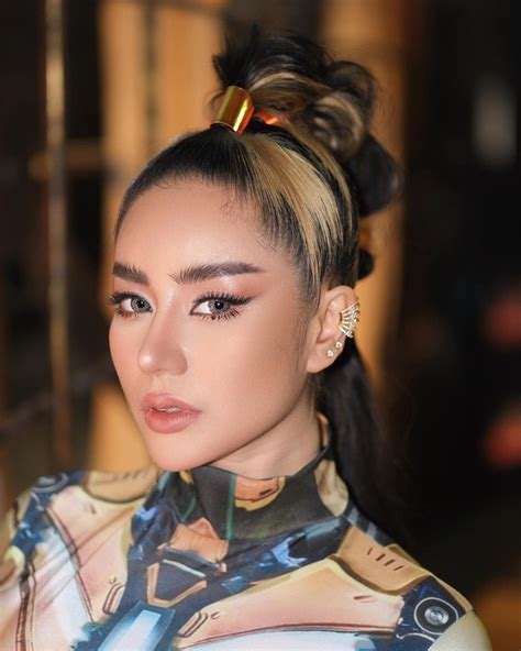 រូបភាពថ្មី ទេព បូព្រឹក្ស បង្ហាញភាពស្រស់ស្អាត ក្នុងឈុតមួយនេះ Khmerload Cambodia Latest News