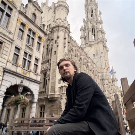 Maika Ge Maika Ge Updated Their Cover Photo