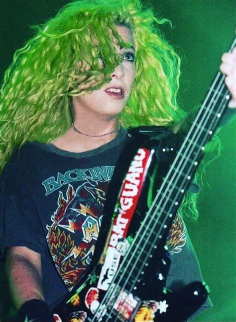Pin By Pinku Tako On Female Bassists Heavy Metal Girl Heavy Metal