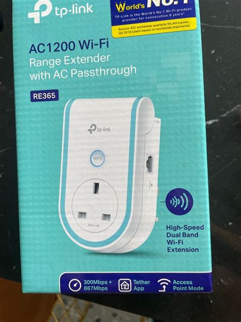 Tp Link AC Wifi Extender And Pair Of AV Power Line Adapter Computers Tech Parts