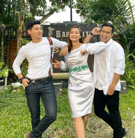 စွာလွန်းတဲ့ ဆုမြတ်နိုးဦးကို လက်တွေကြိုးတုတ်ပြီး ပညာပေးလိုက်တဲ့ ညီထွဋ်ခေ