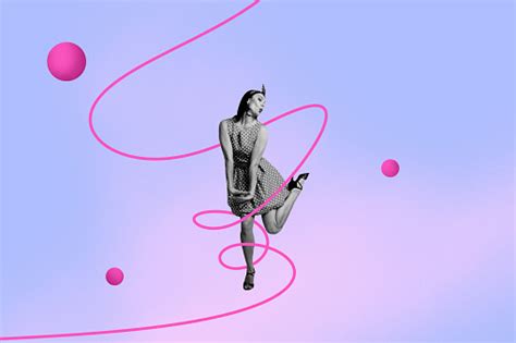 복합 예술 3d 창조적 인 이미지 콜라주 의 행복 소녀 댄스 주말 축하 오한 기회 입고 있다 포도 수확 점박이 드레스 광고에 대한 스톡 사진 및 기타 이미지 Istock