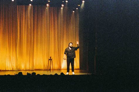 Matthieu Pepper Fait Sensation à La Première De Son One Man Show