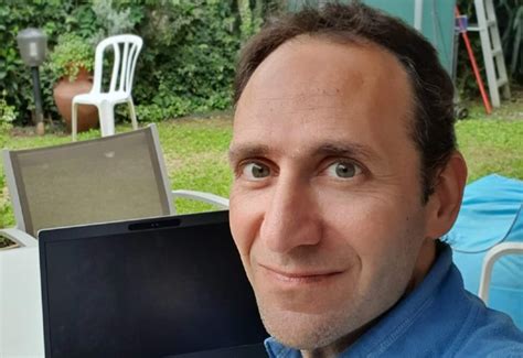 והפעם אמיר ונג • שיחות כתובות קצרות על עיתונות ותקשורת כאן ועכשיו העין השביעית