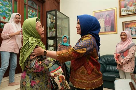 Hari Ibu Sofha Marwah Silaturahmi Kunjungi Tiga Tokoh Perempuan Sulsel