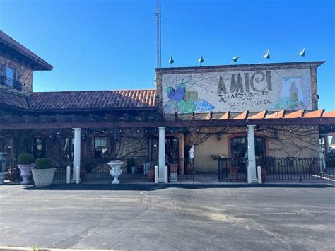 Owners Of Niles Amici Ristorante Will Retire Close After 37 Years Chicago Tribune