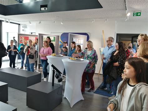 Schulkunstausstellung Feierlich Eröffnet Anneliese Deschauer Galerie