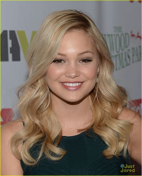 Olivia Holt Austin North Hollywood Christmas Parade Photo Photo Gallery