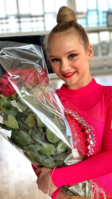 Celebridades Femeninas Oficial Valeria Negurenko Belleza Incipiente