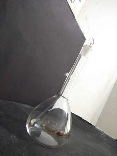 Pragatilab Borosilicate Glass 100 Ml Volumetric Flask Class A For Institutional Use At Rs 150